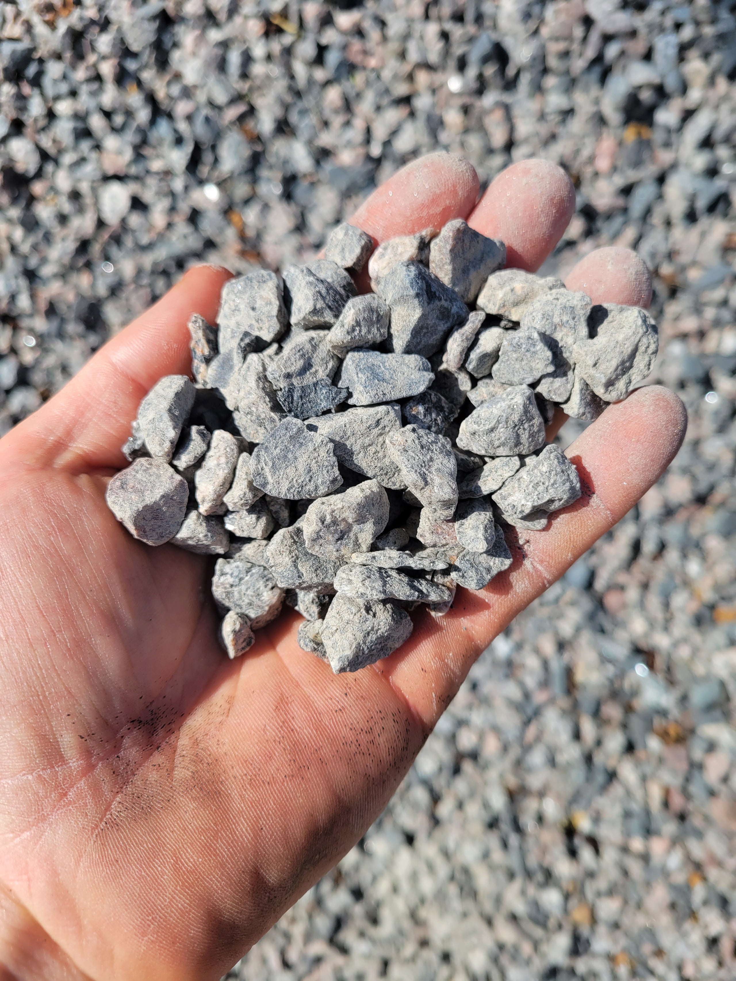 darwinlandscape granite chips/granite | Creative Landscaping